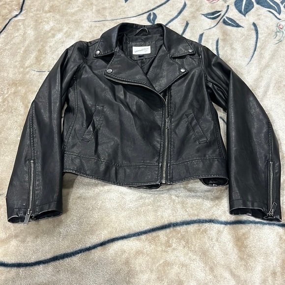 Universal Thread | Jackets & Coats | Euc Black Leather Jacket | Poshmark